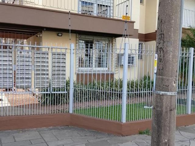 Ótimo apartamento 1D, desocupado na Medianeira, preço atrativo