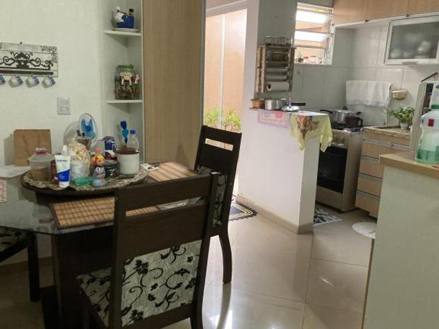 Ótimo apartamento 3 dormitórios com quintal, bairro Junqueira em São Roque/SP