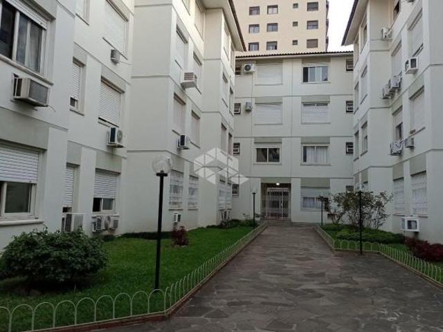Ótimo apartamento térreo de 2 dormitórios no Menino Deus
