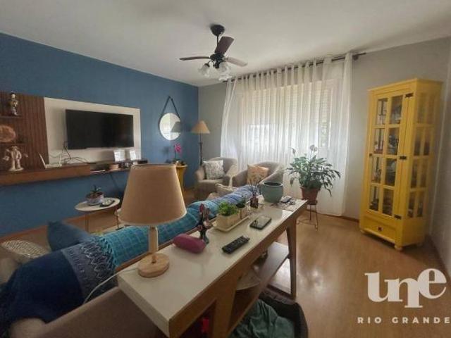 Ótimo apartamento à venda no Canalete!