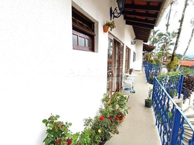Ótimo apartamento com 3 dormitórios, com acesso à praia da Sununga, na praia do Lázaro em Ubatuba!