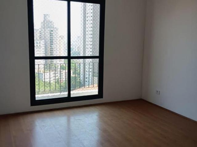 Ótimo apartamento com 3 quartos, uma suíte, 3 banheiros, 2 vagas de garagem