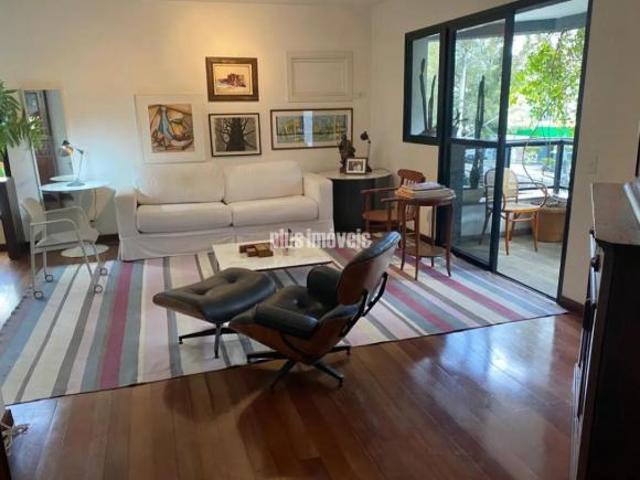 Ótimo Apartamento com 3 suítes 142 m2 na Vila Andrade.!