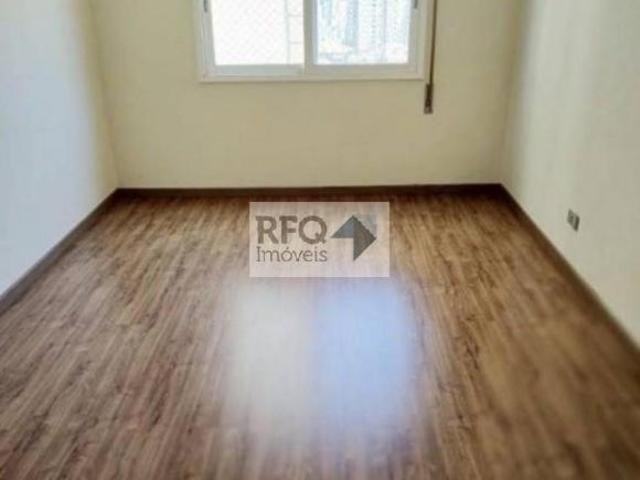Ótimo apartamento com 2 dormitórios bem localizado no Cambuci