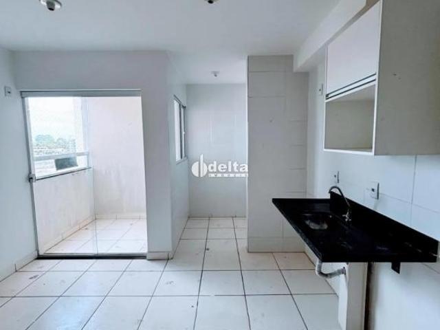 ÓTIMO APARTAMENTO COM ELEVADOR, IDEAL PARA INVESTIR OU MORAR
