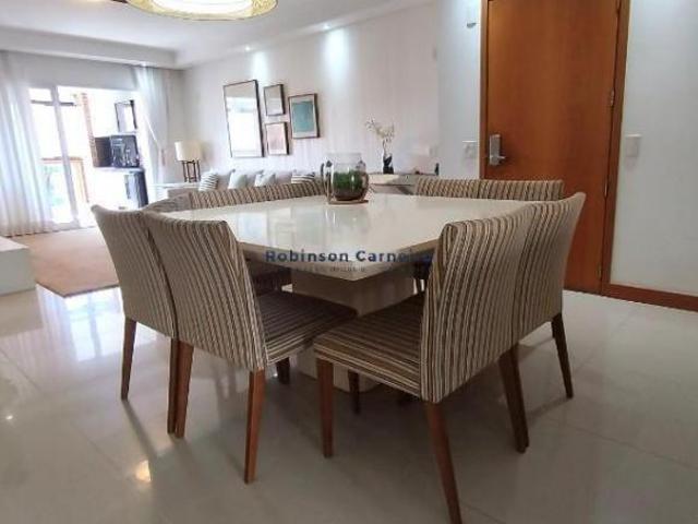 Ótimo Apartamento com excelente localização, muito espaço e área de lazer completa, próximo à praia