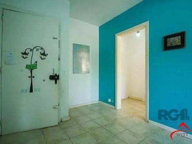 ÓTIMO APARTAMENTO COM UM DORMITÓRIO, BAIRRO MORRO SANTANA