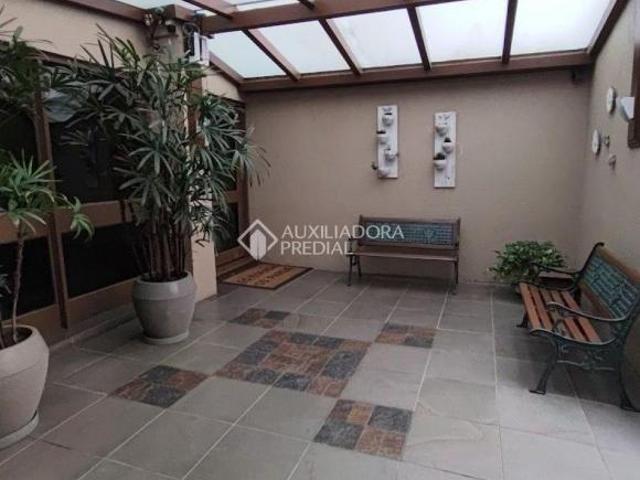 Ótimo apartamento de 1 quarto reformado a venda no bairro Menino Deus