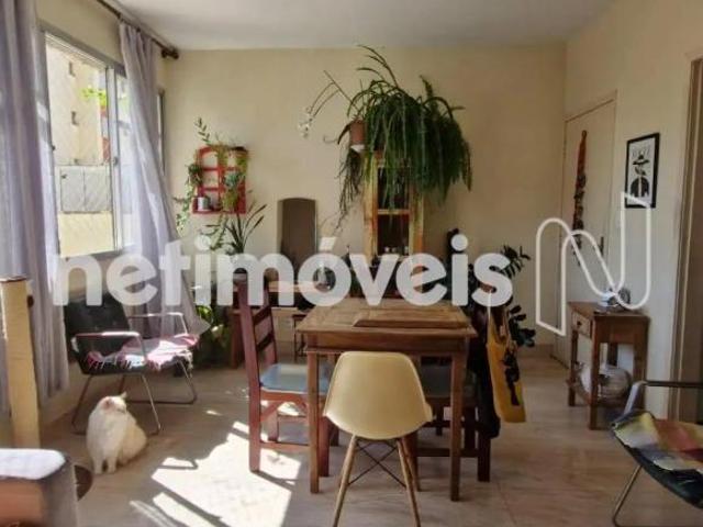 Ótimo apartamento de 02 quartos próximo ao comércio da Paulo Afonso no Santo Antônio