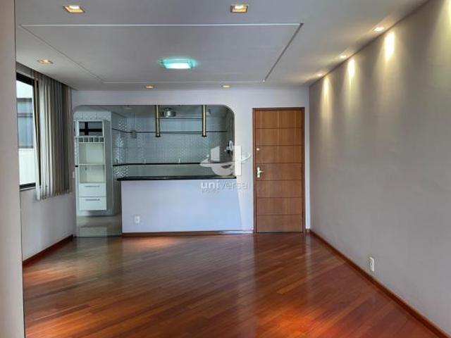 Ótimo apartamento de dois quarto uma sala excelente e garagem em frente ao Macdonald!