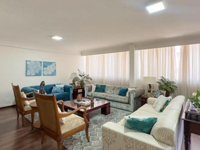 ÓTIMO APARTAMENTO EM LOCALIZAÇÃO EXCEPCIONAL