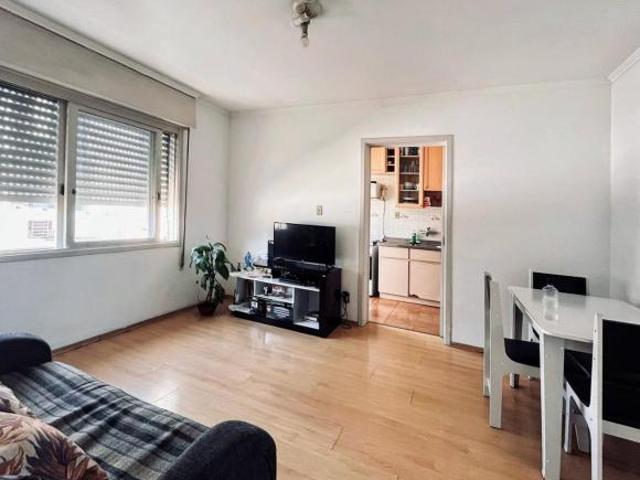 Ótimo Apartamento Mobiliado, 1D com vaga coberta e 38m²
