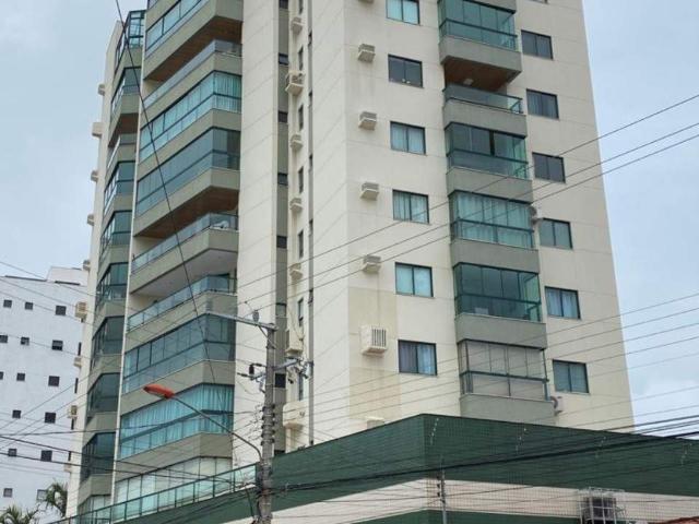 Ótimo Apartamento no Centro de Itapema, a Menos de 100m do Mar