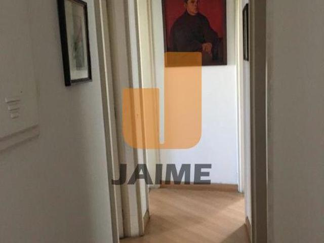 Ótimo apartamento no original com janela ampla e claro com salão de festas na cobertura!