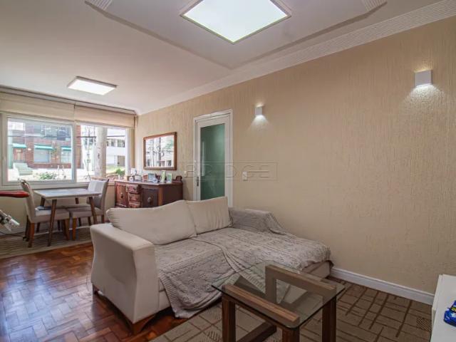 Ótimo apartamento reformado com77 m2 com 2 quartos Bairro Bela Vista Porto Alegre RS
