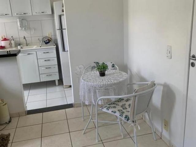 Ótimo Apartamento Residencial com 2 Dormitórios / Loteamento Clube V