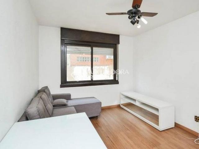 Ótimo Apartamento Semi Mobiliado no bairro Petrópolis em Porto Alegre