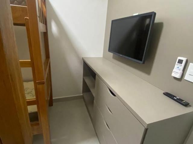 Ótimo apto com 02 dorms, sendo 01 suíte, mobiliado ! Condomínio com área de lazer !