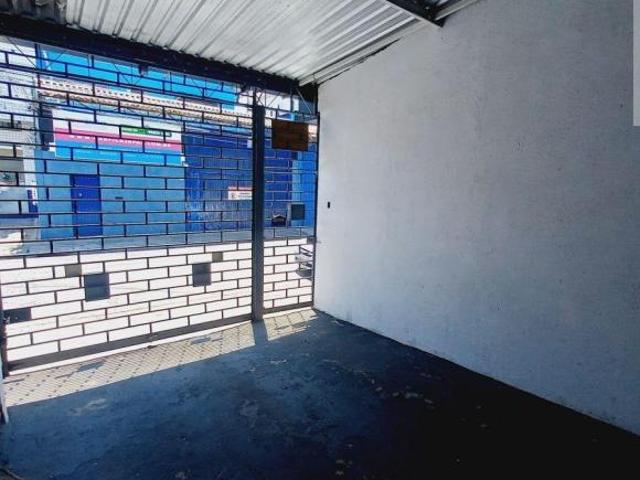 Ótimo apto para Venda no centro da Vila Galvão com. 03 dormitórios, sala,cozinha, 01 banheiro, 01