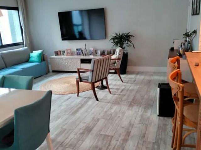Ótimo apto 3 dormts, suíte, varanda, prédio na praia, com vista ao Mar!