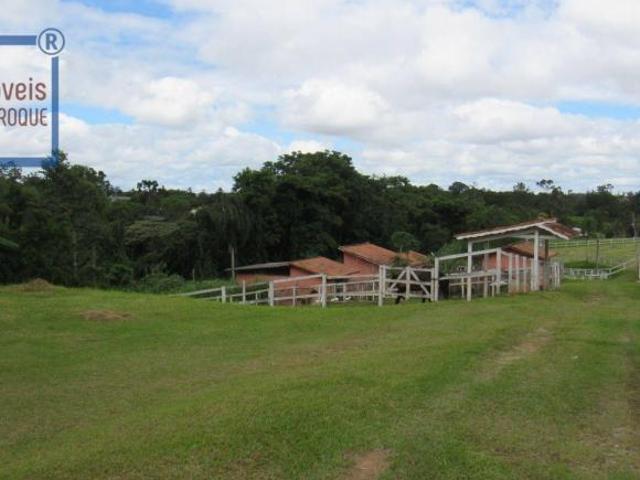 Ótimo haras bem localizado em São Roque