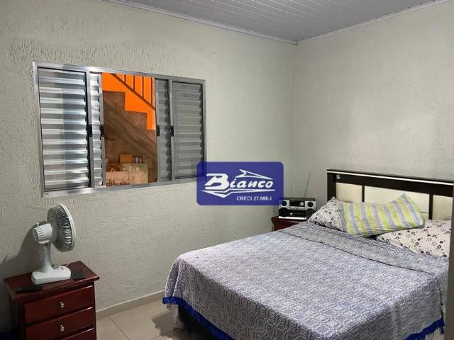 Ótimo imóvel c/ 2 casas Próx. Carrefour da Vila Rio