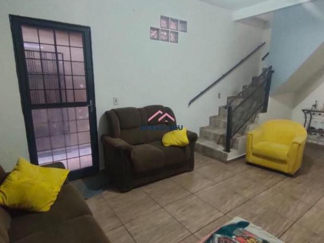 Ótimo imóvel sobrado, sala, copa, cozinha, 2 dormitorios, 2 banheiro social, lavanderia, 2 vagas gar