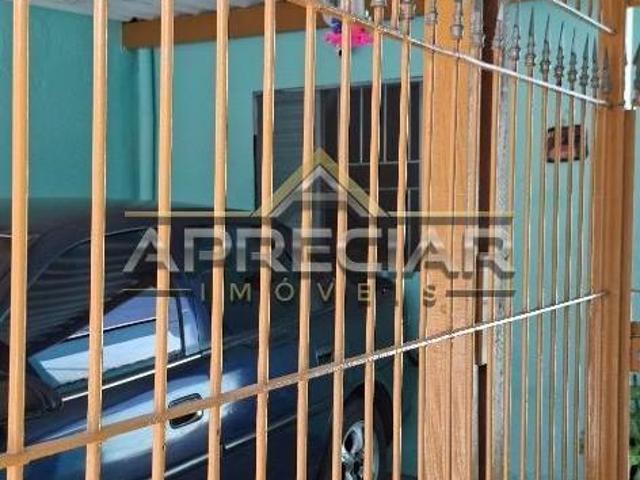 Ótimo imóvel para investidores com 4 casas no quintal sendo: Casa 1 com 1 dormitório, sala, cozinha
