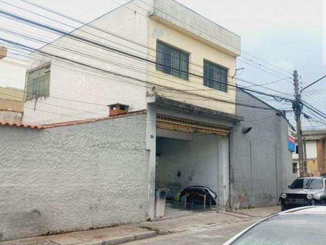 Ótimo Imóvel para renda no centro da Vila Galvão com 04