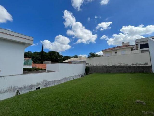 Ótimo lote no Condomínio Lago da Boa Vista, zona leste de Sorocaba, com fácil acesso para rodovia Ca