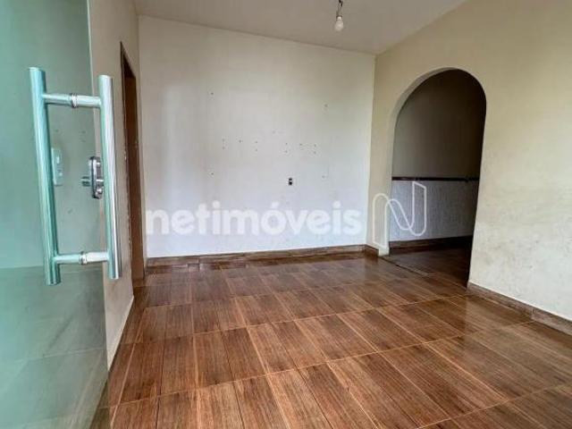 Ótimo lote com 3 casas no Santa Mônica