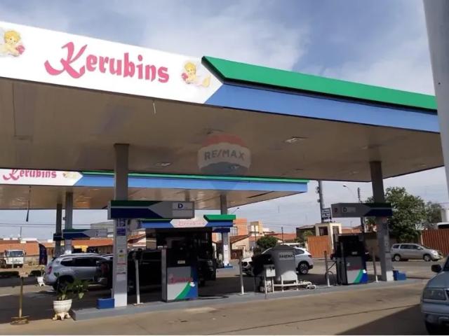 Otimo salao comercial no posto de gasolina kerunbis em frente a feira