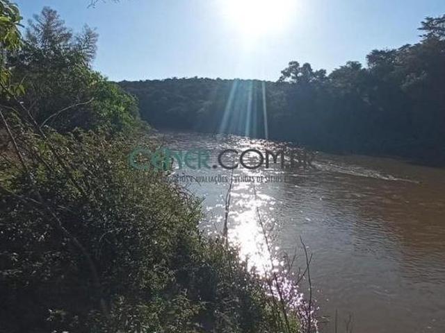 Ótimo Sítio de 3,3 ha em Bonfim com area de Lazer e Piscina