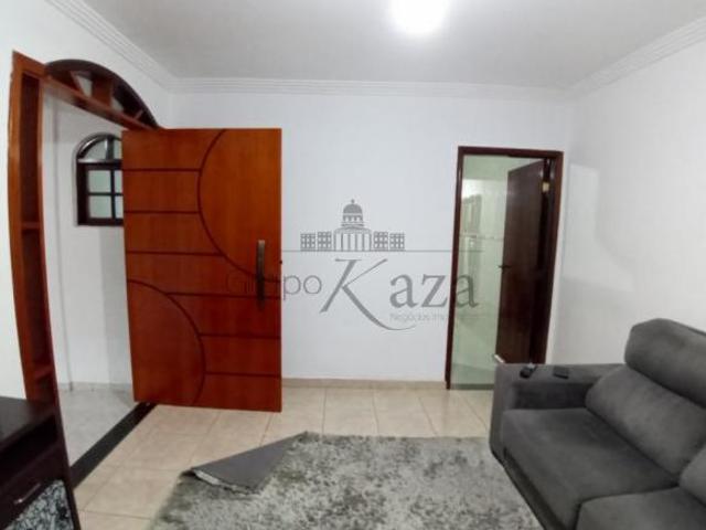 Ótimo Sobrado no Jardim das Indústrias de 4 quartos com 282m²