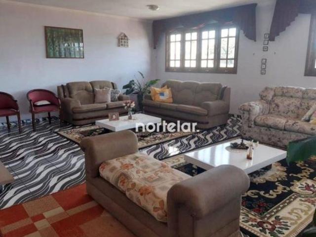 Ótimo sobrado à venda na Vila Mangalot