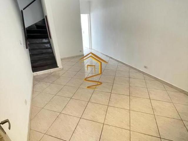ÓTIMO SOBRADO COM 2 DORMITÓRIOS E CHURRASQUEIRA COM ÓTIMA LOCALIZAÇÃO
