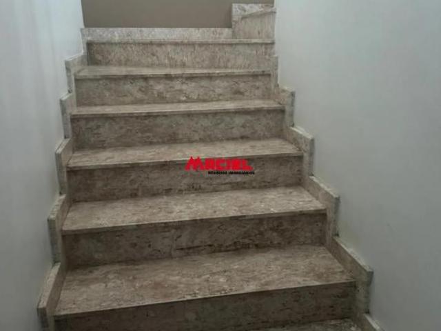 ÓTIMO SOBRADO CONDOMÍNIO COLINAS, 3 SUITES COM SACADA E AR CONDICIONADO