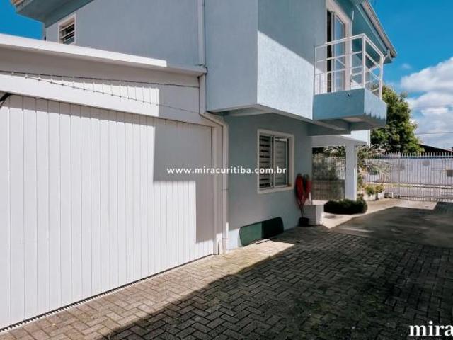 Ótimo sobrado duplex de frente pra rua!
