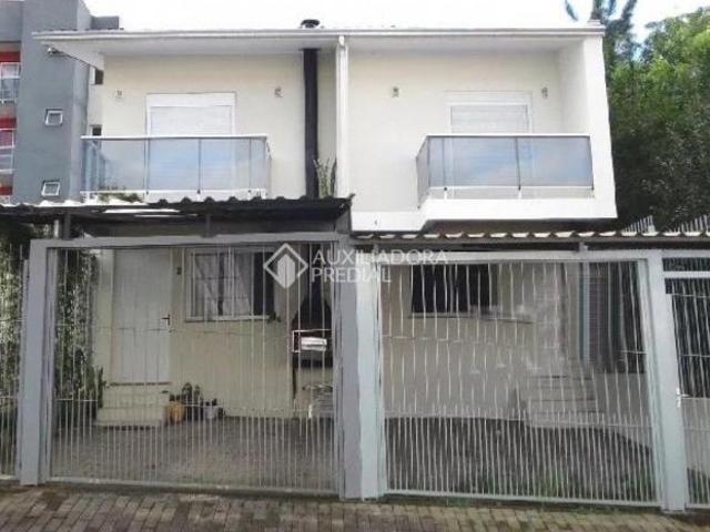 Ótimo sobrado de 2 dormitórios em Caxias do Sul