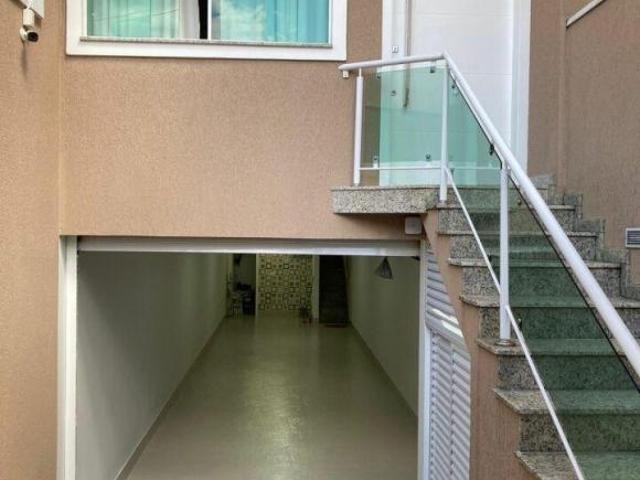 Ótimo sobrado disponível para venda localizado no bairro do Tatuapé!