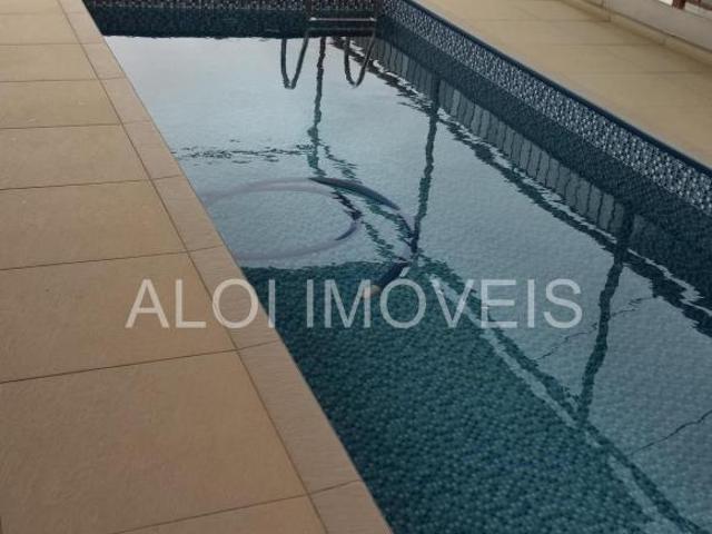 Ótimo sobrado em Barueri com 3 suítes, 2 vagas,piscina e churrasqueira