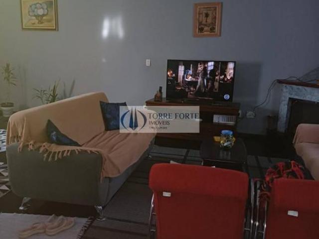 Ótimo sobrado, espaçoso 288 m² 3 dormitórios 2 suítes sala e garagem ampla