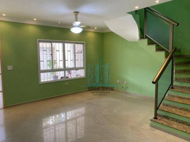 Ótimo sobrado geminado à venda, 3 quartos, piscina e churrasqueira. Campo Grande, Santos SP. Próximo