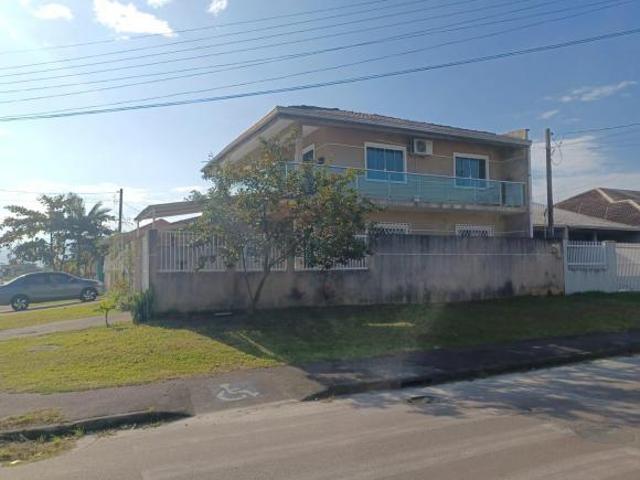 OTIMO SOBRADO PARA INVESTIMENTO EM GUARATUBA, SENDO 2 MORADIAS TERREO E SUPERIOR
