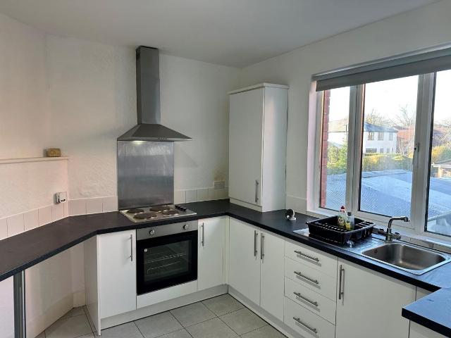 Otley Road, Adel, Leeds LS16, 2 bed flat to rent, £950 pcm | PrimeLocation