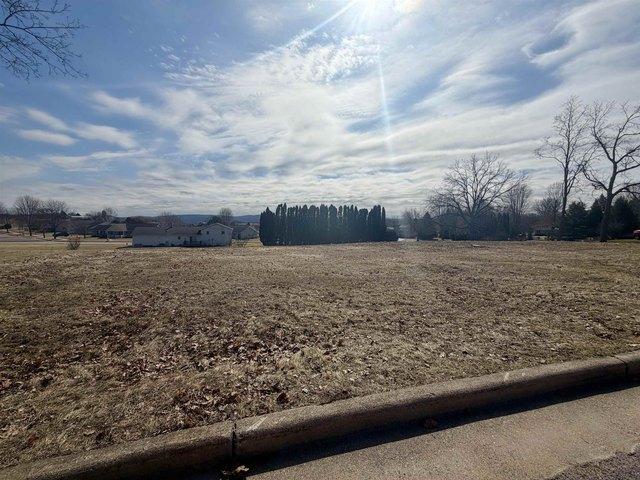 Ott Ln, Baraboo, WI 53913