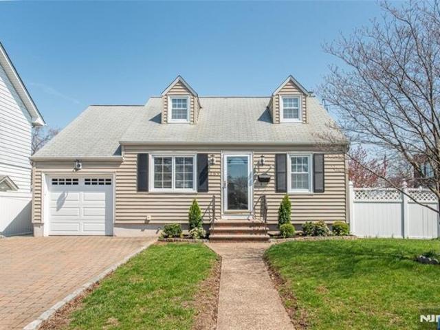 Ottawa Ave, Hasbrouck Heights, Home For Sale