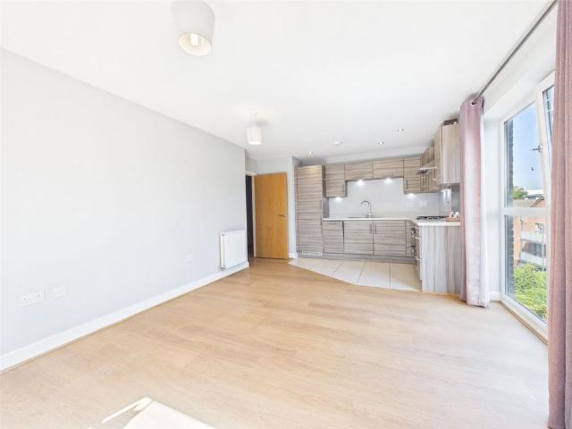 Otter Way, Yiewsley, West Drayton, UB7