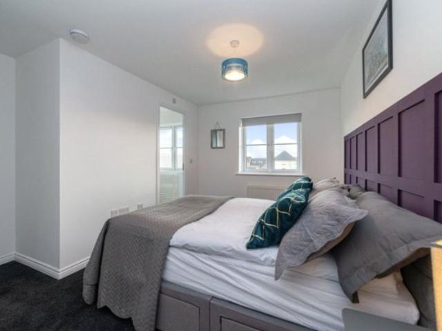 Otter Close, Aldershot, Hampshire, GU12