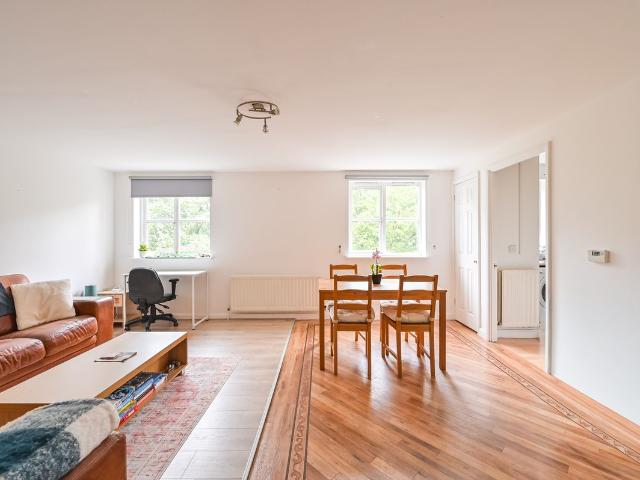 Otter Close, London E15, 2 bed flat to rent, £2,000 pcm | PrimeLocation